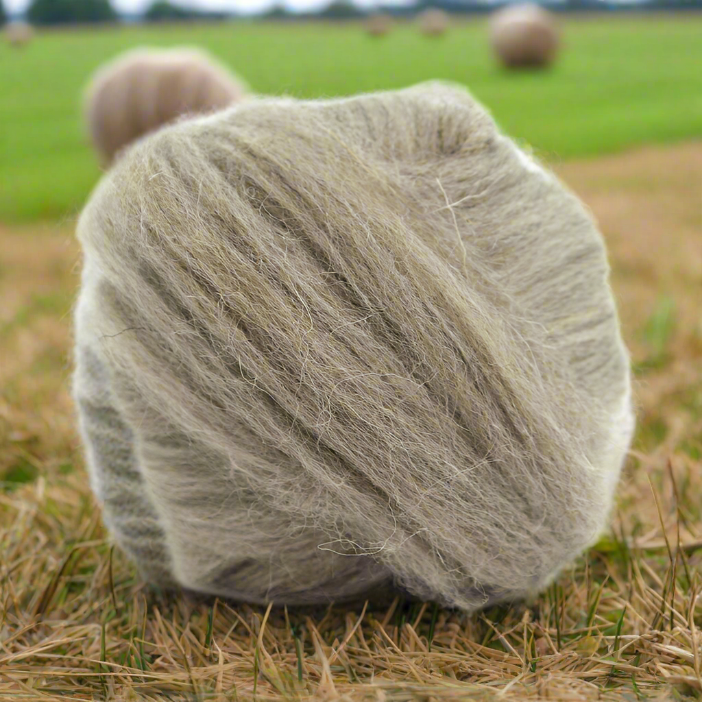 SUFFOLK NATURAL GREY - combed wool top – FibreHut