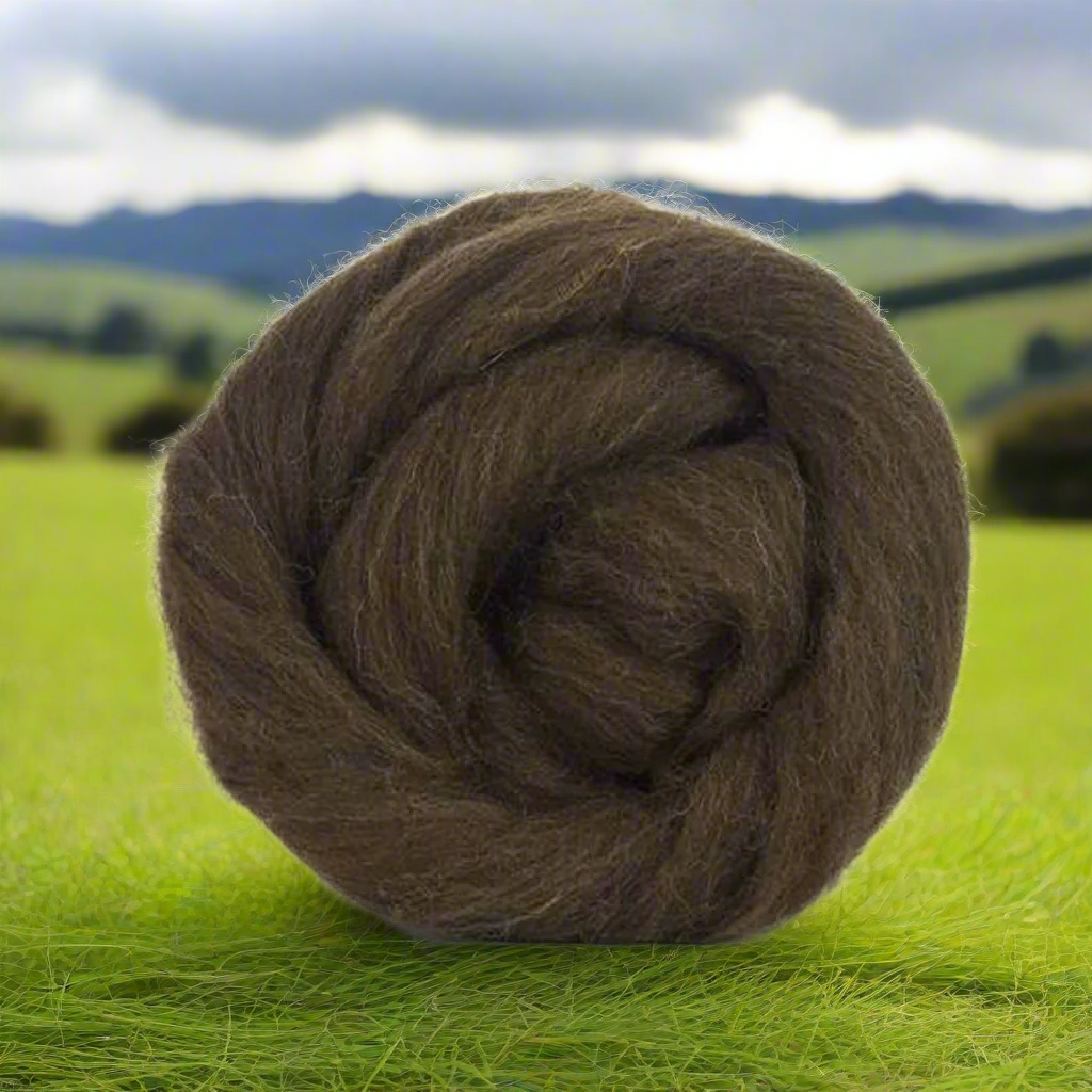 CORRIEDALE NATURAL DARK BROWN - combed wool top – FibreHut